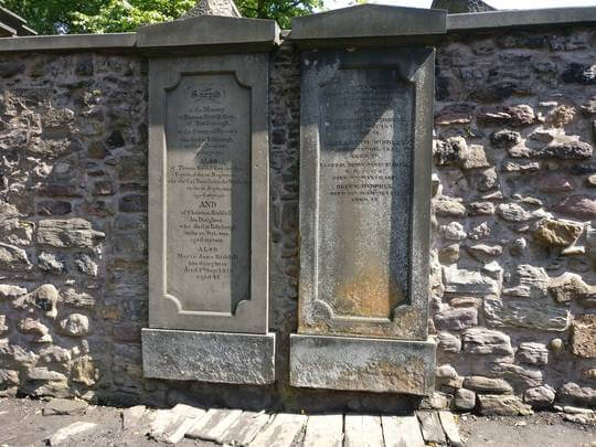 radioaktywność Różnica Przyczaić się tom riddle grave edinburgh ...
